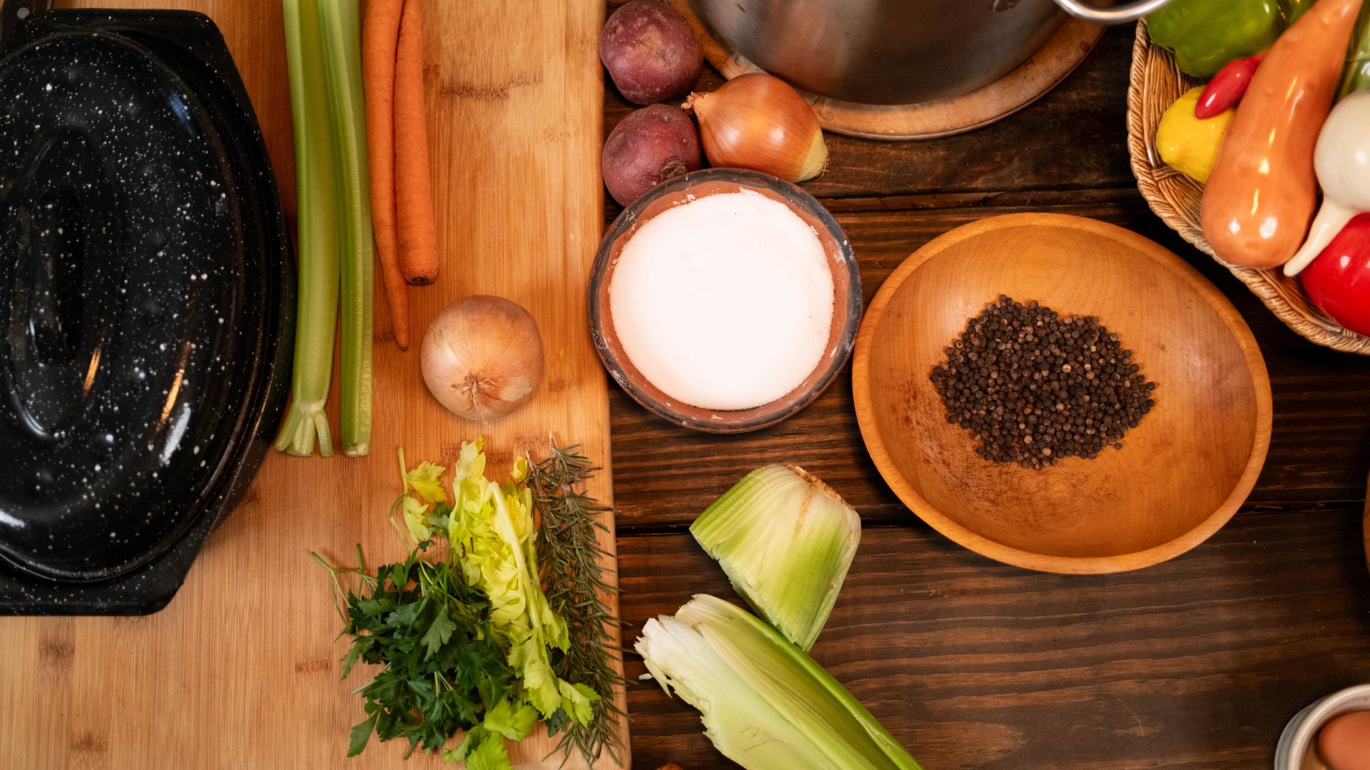 Easy Homemade Bone Broth - Garden Party with Trace Barnett